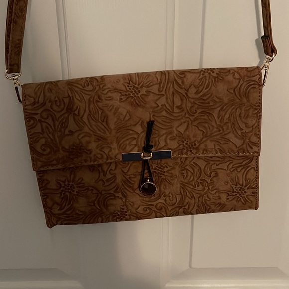 Francesca's Collections | Bags | Francescas Wooden Cross Body Purse ...